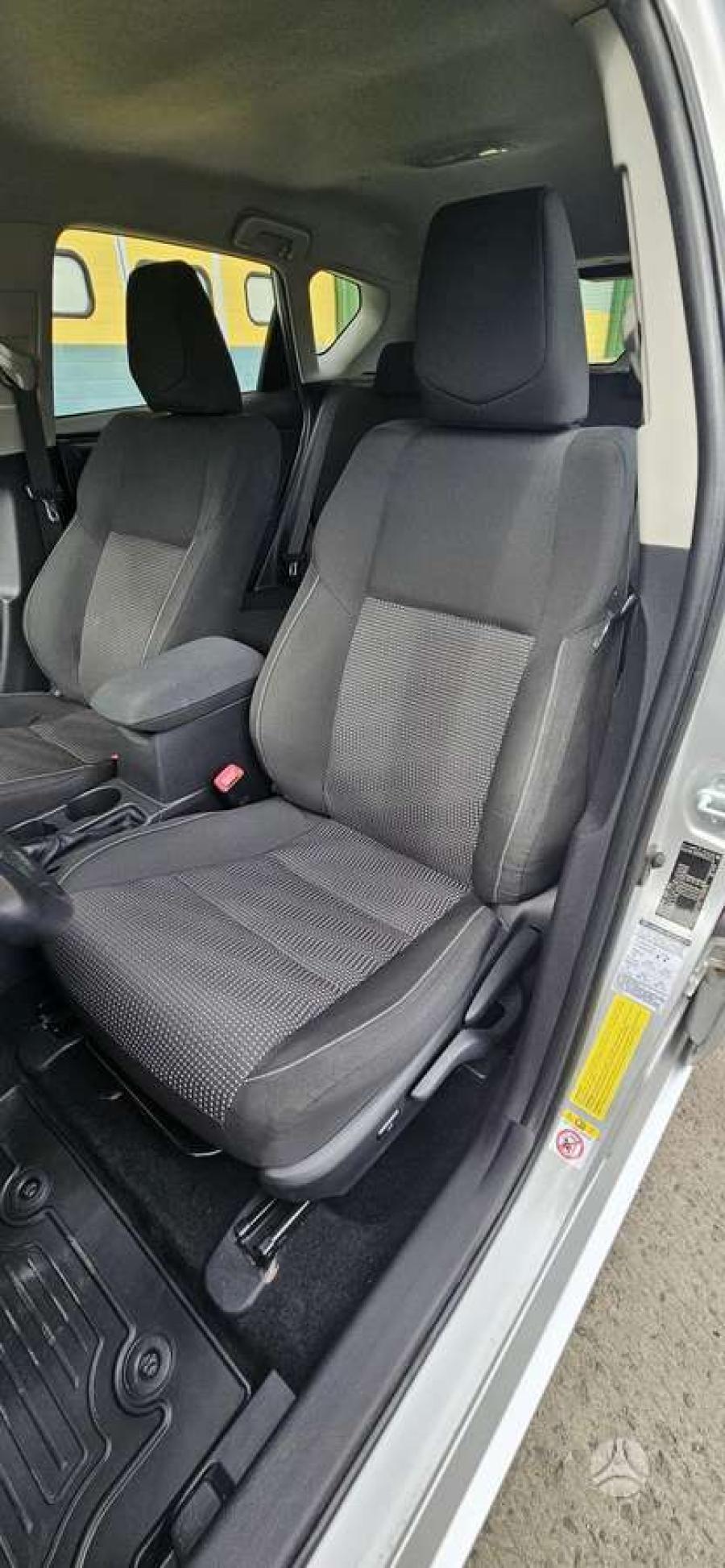 Pelēks Toyota Auris 2014 Kauņa, ar dzinēja tilpumu 1.60 L un nobraukumu 301 tūkst. km par 5900 €, foto 27 vietnē AUTOMOTO.COM.LV