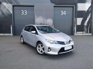 Pelēks Toyota Auris 2014 Kauņa, ar dzinēja tilpumu 1.60 L un nobraukumu 301 tūkst. km par 5900 €, foto 33 vietnē AUTOMOTO.COM.LV
