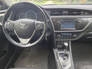 Pelēks Toyota Auris 2014 Cēsis, ar dzinēja tilpumu 1.60 L un nobraukumu 185 tūkst. km par 6500 €, foto 3 vietnē AUTOMOTO.COM.LV