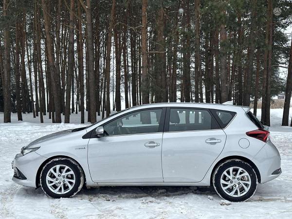 Grey Toyota Auris 2015 in Utena, with an engine capacity of 1.80 L and mileage of 84 thousand km for 11850 €, photo 9 on AUTOMOTO.COM.LV