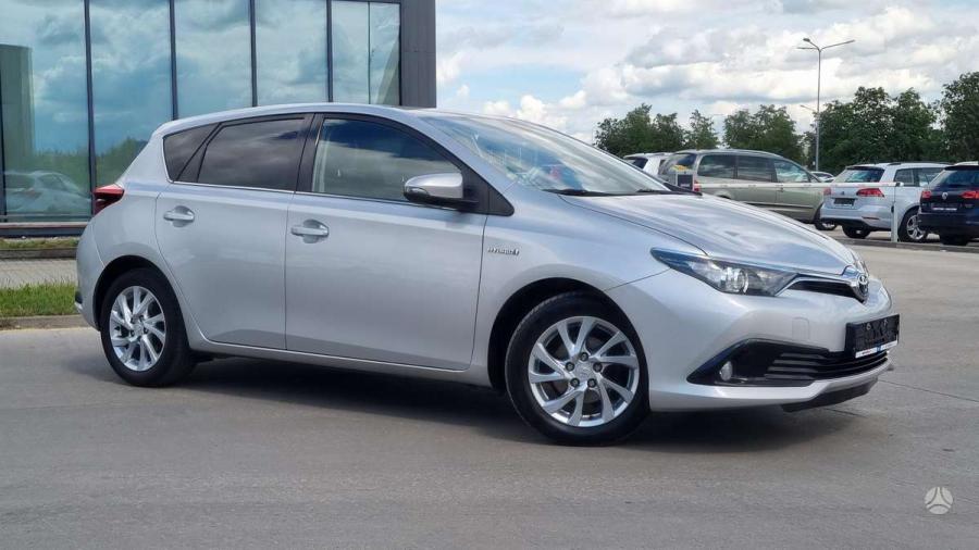 Pelēks Toyota Auris 2015 Šauļi, ar dzinēja tilpumu 1.80 L un nobraukumu 235 tūkst. km par 9700 €, foto 8 vietnē AUTOMOTO.COM.LV