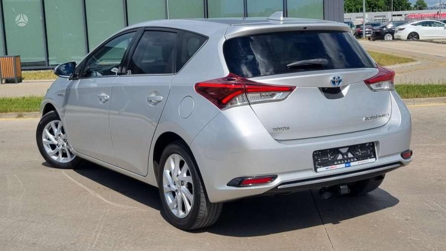 Pelēks Toyota Auris 2015 Šauļi, ar dzinēja tilpumu 1.80 L un nobraukumu 235 tūkst. km par 9700 €, foto 11 vietnē AUTOMOTO.COM.LV