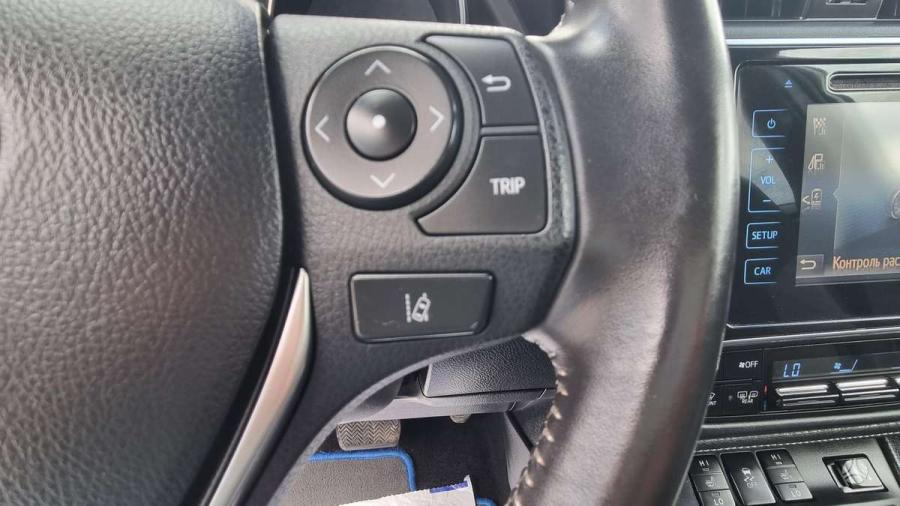 Pelēks Toyota Auris 2015 Šauļi, ar dzinēja tilpumu 1.80 L un nobraukumu 235 tūkst. km par 9700 €, foto 21 vietnē AUTOMOTO.COM.LV