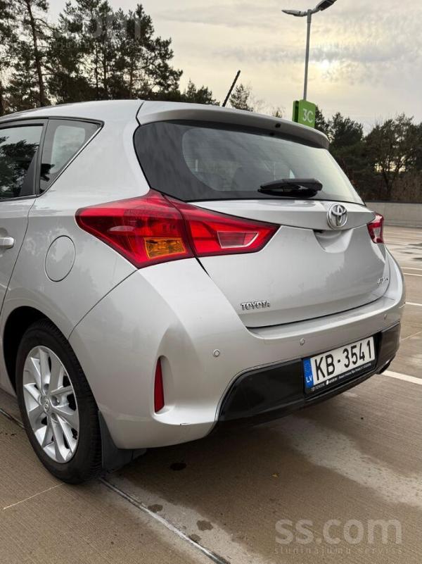 Pelēks Toyota Auris 2015 Rīga, ar dzinēja tilpumu 1.60 L un nobraukumu 195 tūkst. km par 6100 €, foto 6 vietnē AUTOMOTO.COM.LV