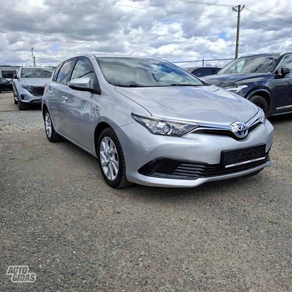 Grey Toyota Auris 2015 in Kaunas, with an engine capacity of 1.80 L and mileage of 280 thousand km for 8250 €, photo 3 on AUTOMOTO.COM.LV