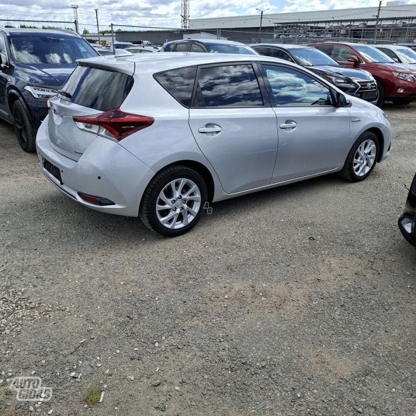 Grey Toyota Auris 2015 in Kaunas, with an engine capacity of 1.80 L and mileage of 280 thousand km for 8250 €, photo 9 on AUTOMOTO.COM.LV