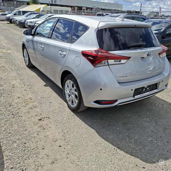 Pelēks Toyota Auris 2015 Kauņa, ar dzinēja tilpumu 1.80 L un nobraukumu 280 tūkst. km par 7999 €, foto 7 vietnē AUTOMOTO.COM.LV