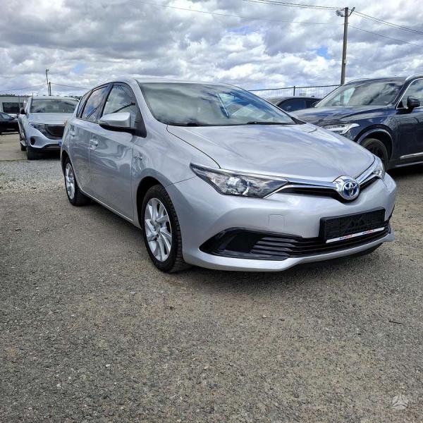 Pelēks Toyota Auris 2015 Kauņa, ar dzinēja tilpumu 1.80 L un nobraukumu 280 tūkst. km par 7999 €, foto 9 vietnē AUTOMOTO.COM.LV