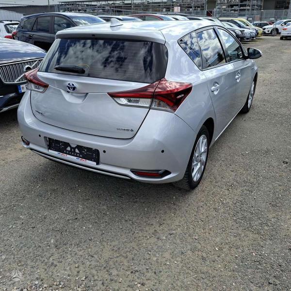 Pelēks Toyota Auris 2015 Kauņa, ar dzinēja tilpumu 1.80 L un nobraukumu 280 tūkst. km par 7999 €, foto 11 vietnē AUTOMOTO.COM.LV