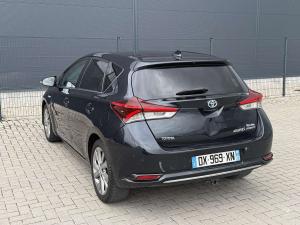 Grey Toyota Auris 2015 in Kaunas, with an engine capacity of 1.80 L and mileage of 230 thousand km for 6200 €, photo 3 on AUTOMOTO.COM.LV