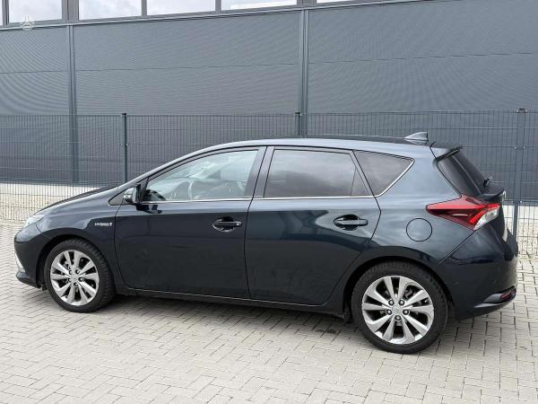 Toyota Auris 2015 Kauņa vietnē Pelēks Toyota Auris 2015 Kauņa, ar dzinēja tilpumu 1.80 L un nobraukumu 230 tūkst. km par 6200 €, foto 4 vietnē AUTOMOTO.COM.LV