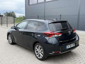 Grey Toyota Auris 2015 in Kaunas, with an engine capacity of 1.80 L and mileage of 230 thousand km for 6200 €, photo 5 on AUTOMOTO.COM.LV