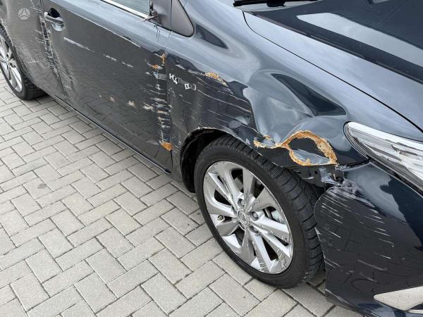 Toyota Auris 2015 Kauņa vietnē Pelēks Toyota Auris 2015 Kauņa, ar dzinēja tilpumu 1.80 L un nobraukumu 230 tūkst. km par 6200 €, foto 9 vietnē AUTOMOTO.COM.LV