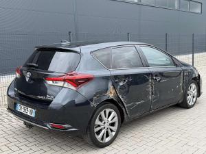 Grey Toyota Auris 2015 in Kaunas, with an engine capacity of 1.80 L and mileage of 230 thousand km for 6200 €, photo 10 on AUTOMOTO.COM.LV