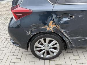 Grey Toyota Auris 2015 in Kaunas, with an engine capacity of 1.80 L and mileage of 230 thousand km for 6200 €, photo 11 on AUTOMOTO.COM.LV