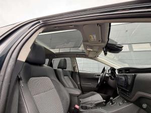 Grey Toyota Auris 2015 in Kaunas, with an engine capacity of 1.80 L and mileage of 230 thousand km for 6200 €, photo 22 on AUTOMOTO.COM.LV