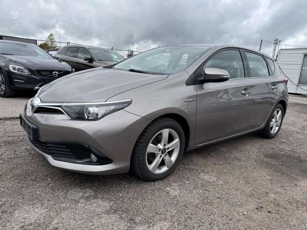 Pelēks Toyota Auris 2015 Kauņa, ar dzinēja tilpumu 1.80 L un nobraukumu 71 tūkst. km par 12990 €, foto 1 vietnē AUTOMOTO.COM.LV