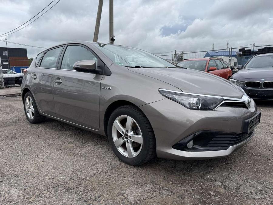 Pelēks Toyota Auris 2015 Kauņa, ar dzinēja tilpumu 1.80 L un nobraukumu 71 tūkst. km par 12990 €, foto 4 vietnē AUTOMOTO.COM.LV