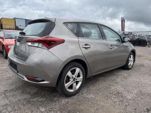 Pelēks Toyota Auris 2015 Kauņa, ar dzinēja tilpumu 1.80 L un nobraukumu 71 tūkst. km par 12990 €, foto 5 vietnē AUTOMOTO.COM.LV