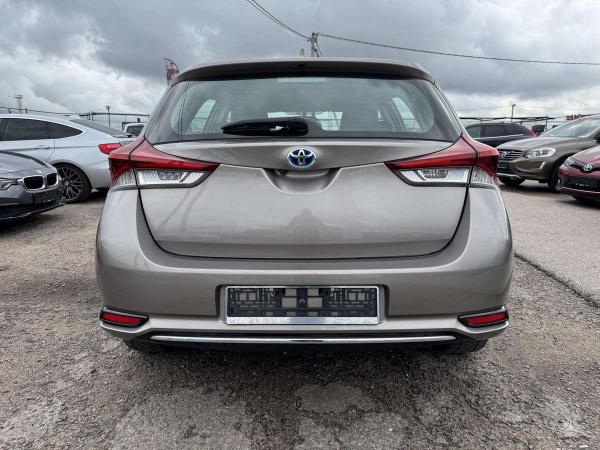 Pelēks Toyota Auris 2015 Kauņa, ar dzinēja tilpumu 1.80 L un nobraukumu 71 tūkst. km par 12990 €, foto 6 vietnē AUTOMOTO.COM.LV