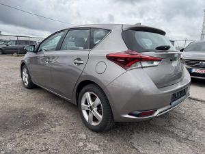 Pelēks Toyota Auris 2015 Kauņa, ar dzinēja tilpumu 1.80 L un nobraukumu 71 tūkst. km par 12990 €, foto 7 vietnē AUTOMOTO.COM.LV