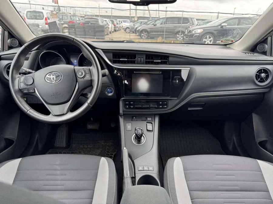 Pelēks Toyota Auris 2015 Kauņa, ar dzinēja tilpumu 1.80 L un nobraukumu 71 tūkst. km par 12990 €, foto 11 vietnē AUTOMOTO.COM.LV
