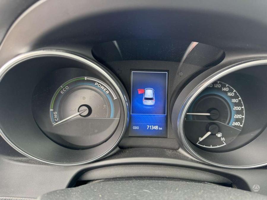 Pelēks Toyota Auris 2015 Kauņa, ar dzinēja tilpumu 1.80 L un nobraukumu 71 tūkst. km par 12990 €, foto 13 vietnē AUTOMOTO.COM.LV