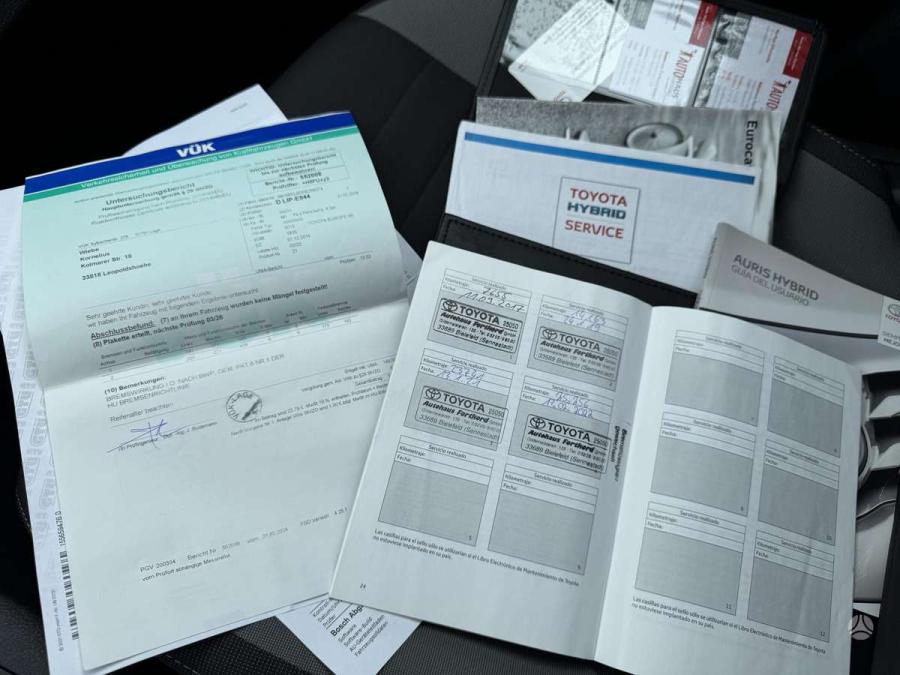 Pelēks Toyota Auris 2015 Kauņa, ar dzinēja tilpumu 1.80 L un nobraukumu 71 tūkst. km par 12990 €, foto 16 vietnē AUTOMOTO.COM.LV