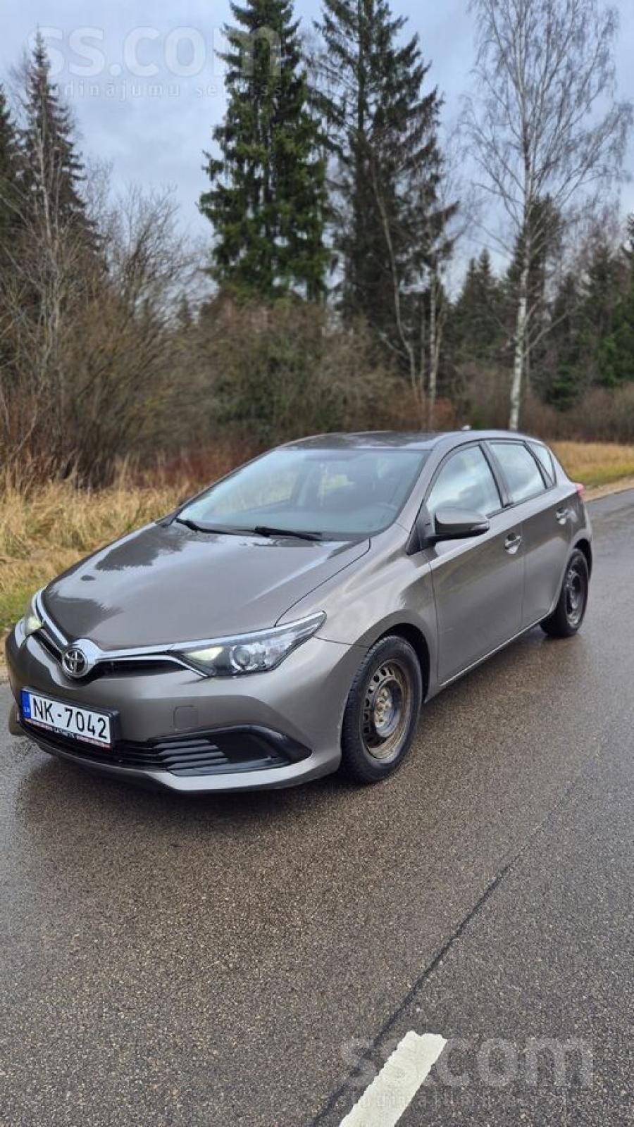 Pelēks Toyota Auris 2016 Madona, ar dzinēja tilpumu 1.40 L un nobraukumu 290 tūkst. km par 4000 €, foto 3 vietnē AUTOMOTO.COM.LV