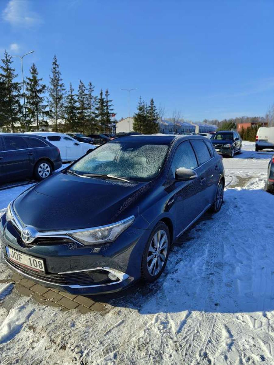 Pelēks Toyota Auris 2016 Viļņa, ar dzinēja tilpumu 1.80 L un nobraukumu 205 tūkst. km par 10500 €, foto 3 vietnē AUTOMOTO.COM.LV