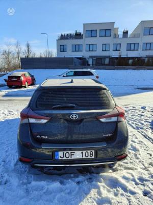 Pelēks Toyota Auris 2016 Viļņa, ar dzinēja tilpumu 1.80 L un nobraukumu 205 tūkst. km par 10500 €, foto 4 vietnē AUTOMOTO.COM.LV