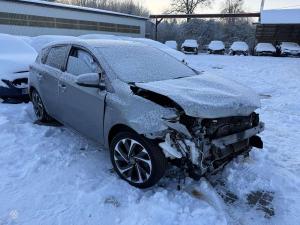 Grey Toyota Auris 2016 in Kaunas, with an engine capacity of 1.80 L and mileage of 140 thousand km for 5300 €, photo  on AUTOMOTO.COM.LV