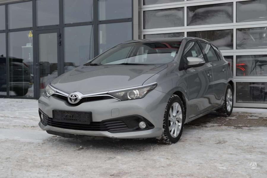Grey Toyota Auris 2016 in Vilnius, with an engine capacity of 1.36 L and mileage of 214 thousand km for 8000 €, photo 2 on AUTOMOTO.COM.LV