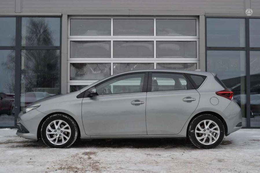 Grey Toyota Auris 2016 in Vilnius, with an engine capacity of 1.36 L and mileage of 214 thousand km for 8000 €, photo 7 on AUTOMOTO.COM.LV