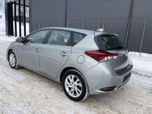 Grey Toyota Auris 2016 in Vilnius, with an engine capacity of 1.80 L and mileage of 250 thousand km for 9200 €, photo 6 on AUTOMOTO.COM.LV