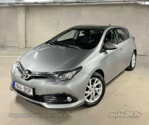 Pelēks Toyota Auris 2016 Tallina, ar dzinēja tilpumu 1.60 L un nobraukumu 167 tūkst. km par 10890 €, foto  vietnē AUTOMOTO.COM.LV