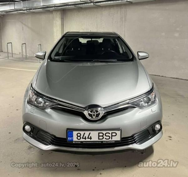 Pelēks Toyota Auris 2016 Tallina, ar dzinēja tilpumu 1.60 L un nobraukumu 167 tūkst. km par 10890 €, foto 2 vietnē AUTOMOTO.COM.LV