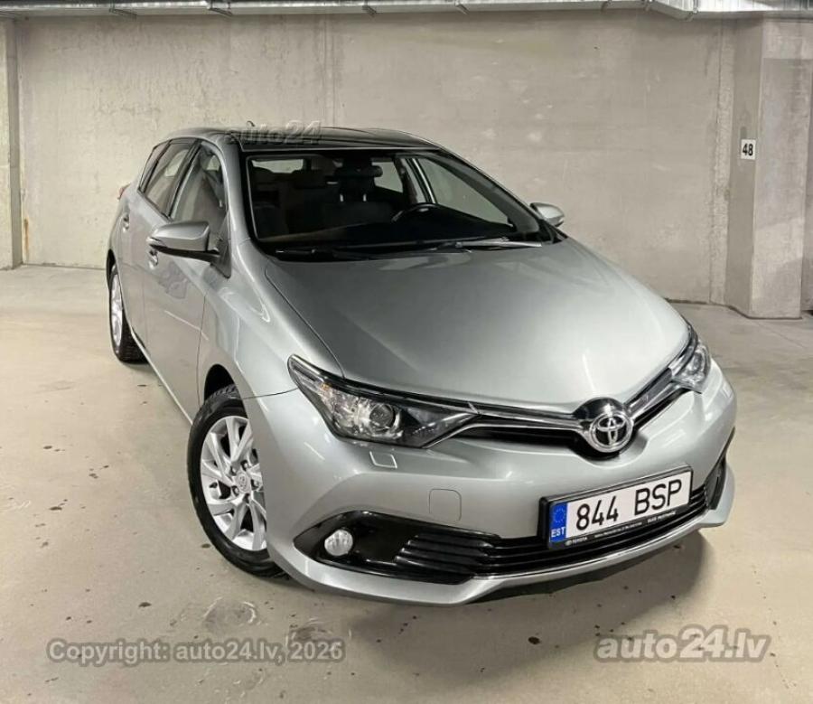 Grey Toyota Auris 2016 in Tallinn, with an engine capacity of 1.60 L and mileage of 167 thousand km for 10890 €, photo 3 on AUTOMOTO.COM.LV