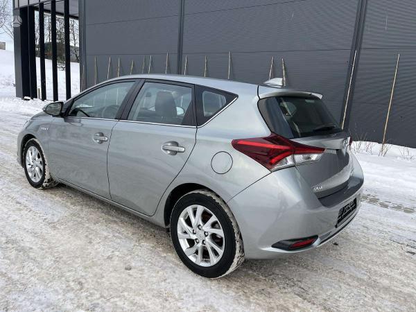 Pelēks Toyota Auris 2016 Viļņa, ar dzinēja tilpumu 1.80 L un nobraukumu 250 tūkst. km par 9200 €, foto 6 vietnē AUTOMOTO.COM.LV