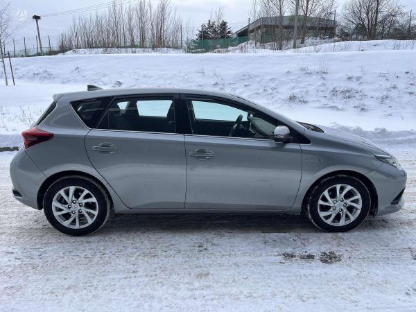 Pelēks Toyota Auris 2016 Viļņa, ar dzinēja tilpumu 1.80 L un nobraukumu 250 tūkst. km par 9200 €, foto 11 vietnē AUTOMOTO.COM.LV