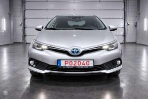 Pelēks Toyota Auris 2016 Viļņa, ar dzinēja tilpumu 1.80 L un nobraukumu 207 tūkst. km par 9900 €, foto 3 vietnē AUTOMOTO.COM.LV