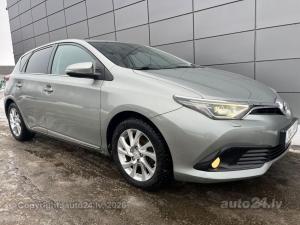 Grey Toyota Auris 2016 in Kuressaare, with an engine capacity of 1.60 L and mileage of 148 thousand km for 9950 €, photo 3 on AUTOMOTO.COM.LV