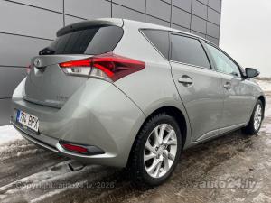 Grey Toyota Auris 2016 in Kuressaare, with an engine capacity of 1.60 L and mileage of 148 thousand km for 9950 €, photo 6 on AUTOMOTO.COM.LV