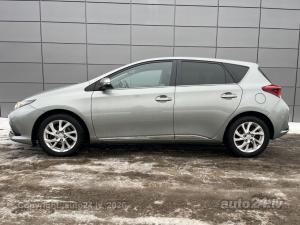 Grey Toyota Auris 2016 in Kuressaare, with an engine capacity of 1.60 L and mileage of 148 thousand km for 9950 €, photo 8 on AUTOMOTO.COM.LV