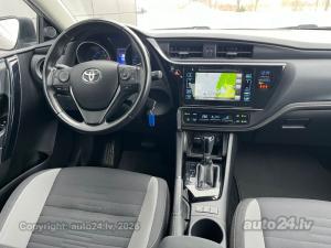 Grey Toyota Auris 2016 in Kuressaare, with an engine capacity of 1.60 L and mileage of 148 thousand km for 9950 €, photo 10 on AUTOMOTO.COM.LV