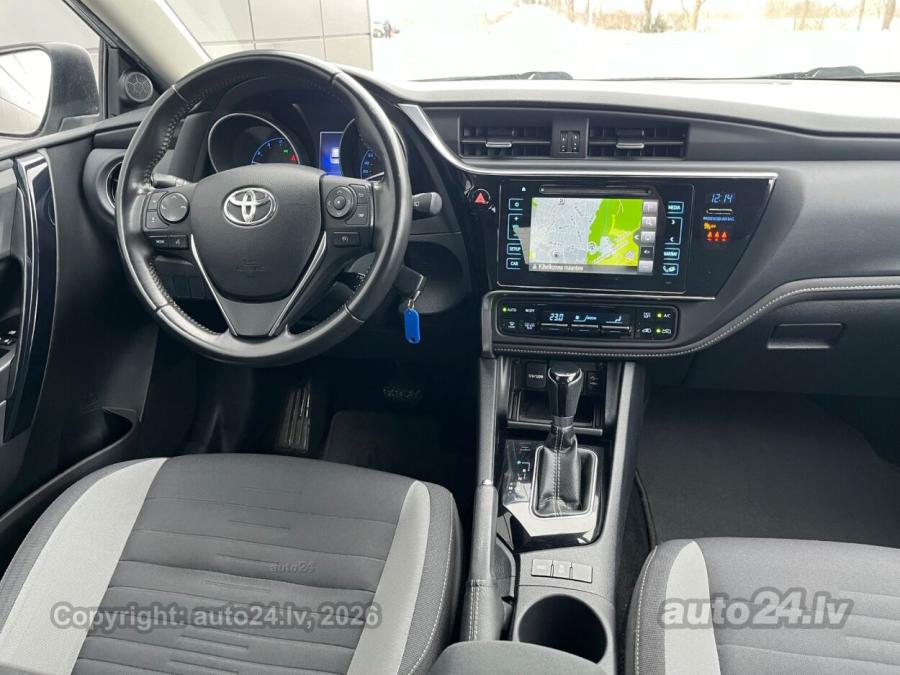 Grey Toyota Auris 2016 in Kuressaare, with an engine capacity of 1.60 L and mileage of 148 thousand km for 9950 €, photo 10 on AUTOMOTO.COM.LV