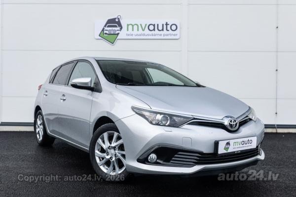 Pelēks Toyota Auris 2016 Tallina, ar dzinēja tilpumu 1.60 L un nobraukumu 127 tūkst. km par 9990 €, foto 5 vietnē AUTOMOTO.COM.LV