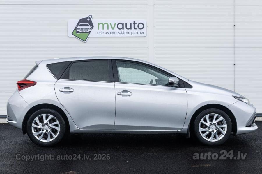 Grey Toyota Auris 2016 in Tallinn, with an engine capacity of 1.60 L and mileage of 127 thousand km for 9990 €, photo 10 on AUTOMOTO.COM.LV