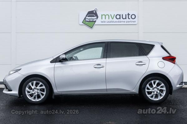 Pelēks Toyota Auris 2016 Tallina, ar dzinēja tilpumu 1.60 L un nobraukumu 127 tūkst. km par 9990 €, foto 10 vietnē AUTOMOTO.COM.LV