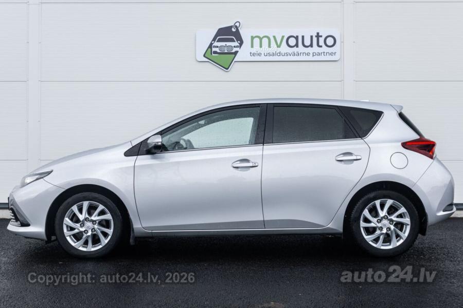Grey Toyota Auris 2016 in Tallinn, with an engine capacity of 1.60 L and mileage of 127 thousand km for 9990 €, photo 11 on AUTOMOTO.COM.LV